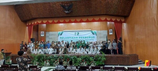 Pengurus HMI Cabang Semarang Dilantik Pengurus HMI Cabang Semarang Dilantik