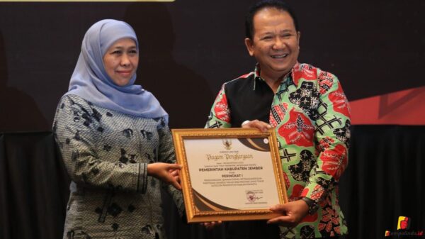 Gubernur Jatim Nobatkan Jember Juara I Paritrana Award