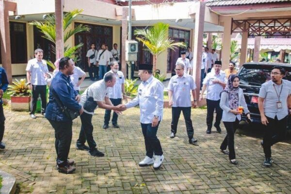 JEMPOLINDO.ID - Hari Pertama Kerja, Bupati Jember Kunjungi ASN JEMPOLINDO.ID - Hari Pertama Kerja, Bupati Jember Kunjungi ASN