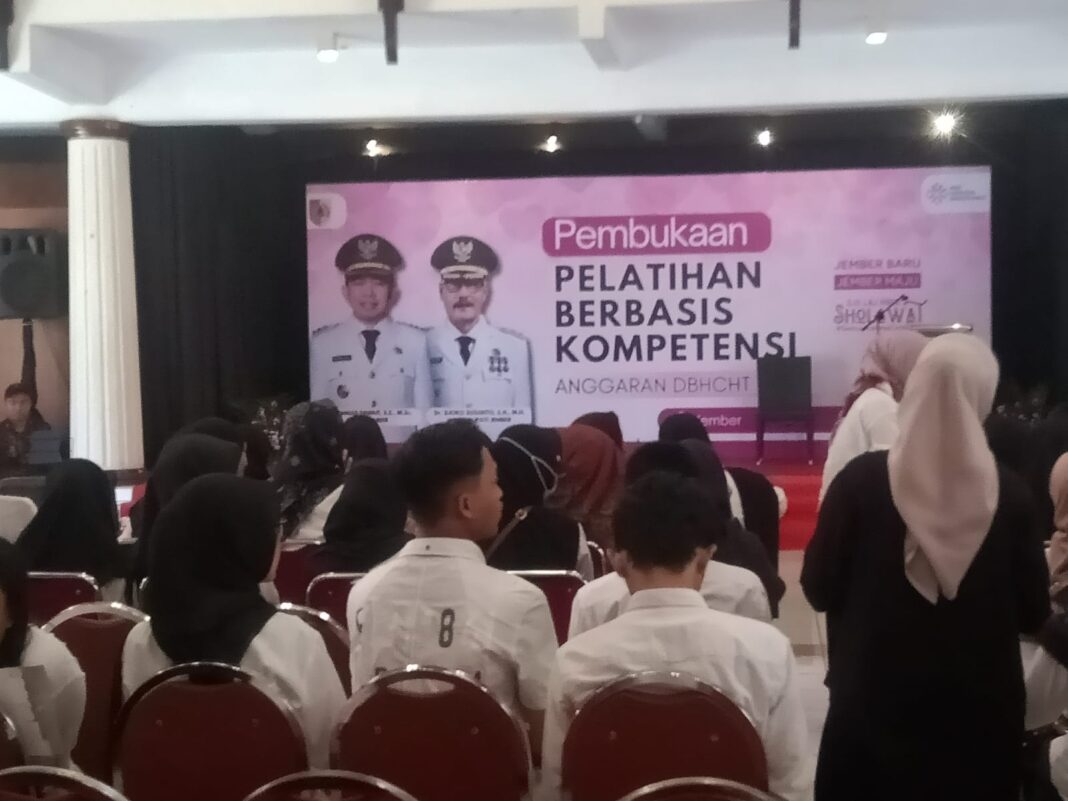 Manfaatkan DBHCHT 2025, Disnakertrans Jember Gelar Pelatihan 145 ...